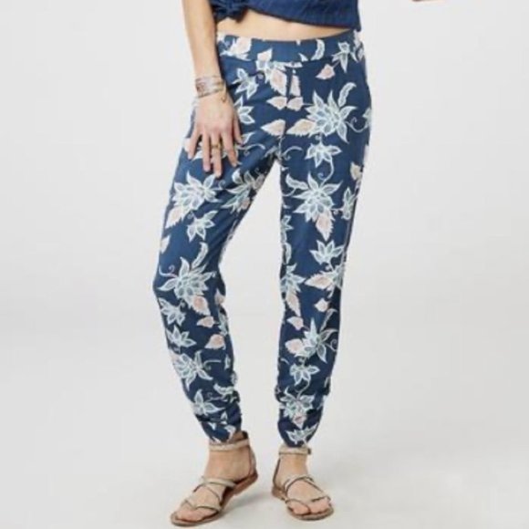Carve Designs | Pants & Jumpsuits | Carve Designs Avery Beach Batik ...